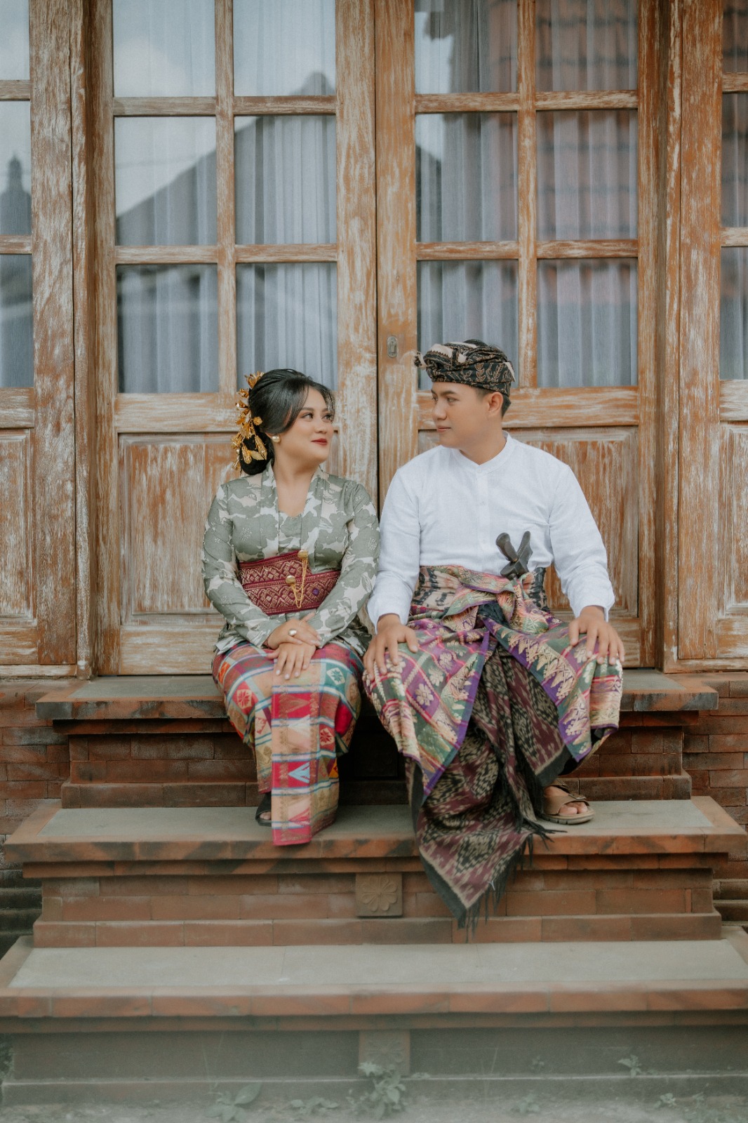Tude & Ayu